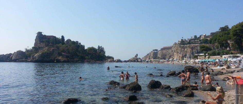 Spiaggia delle Rocce Bianche, Spiaggia gay friendly a Messina